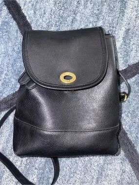 Coach | Bags | Coach Black Leather Backpack With Gold Turnlock Accent ...